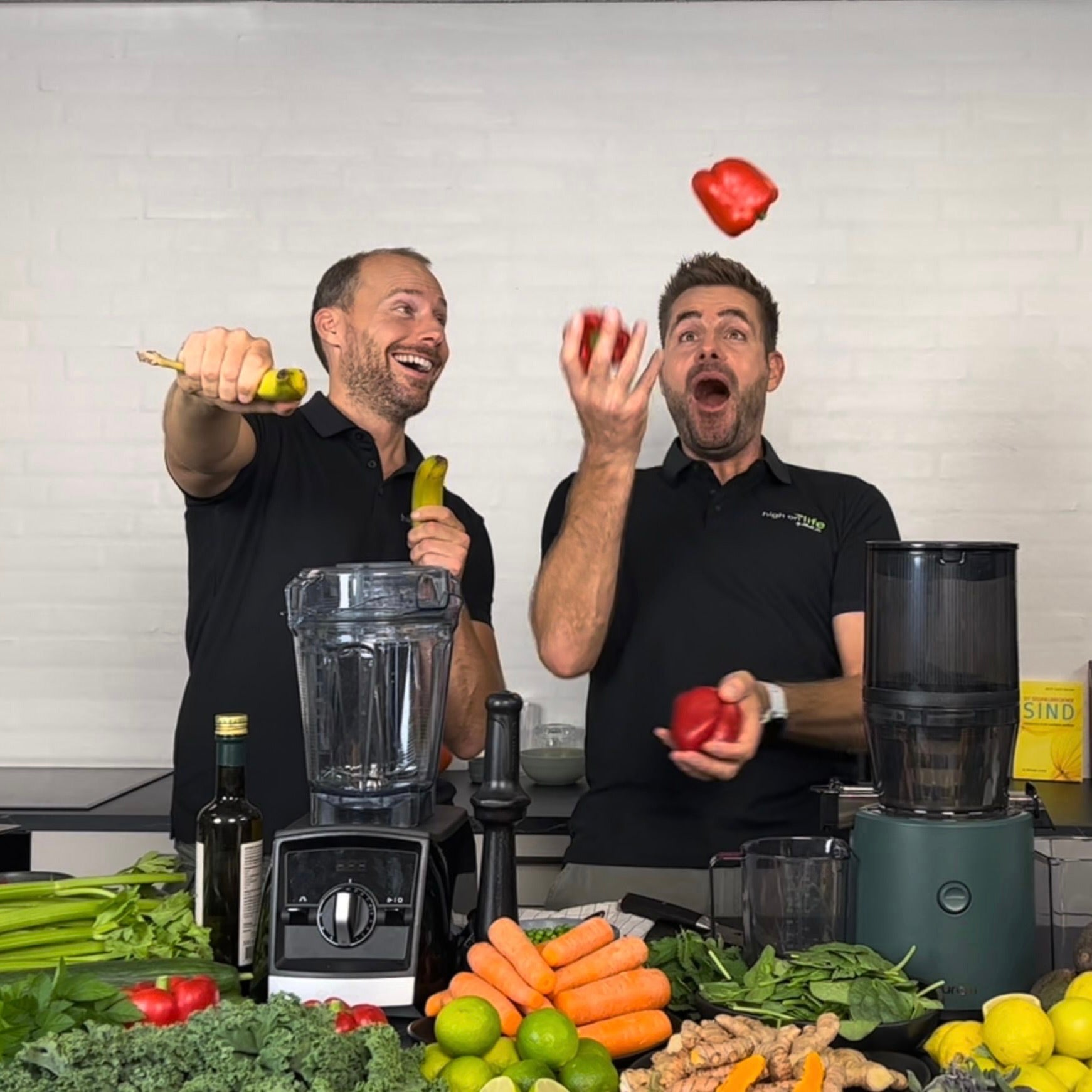 Video med Mads Bo der laver juice og smoothie